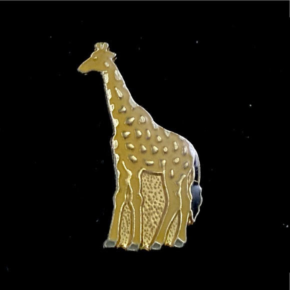Hot Topic | Accessories | Vintage Giraffe Lapel Pin | Poshmark